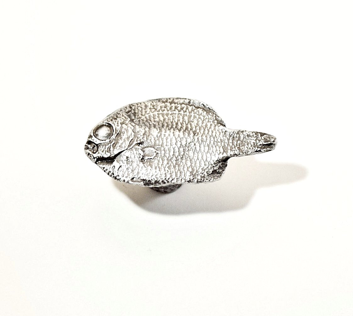 Mini Fish Knob (Left) – Modern Objects